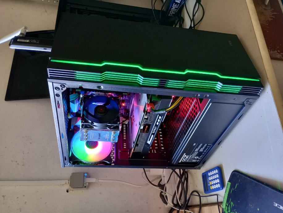 Gaming pc Ryzen 7 1700x, GTX 1070 8gb, 16gb ddr4, SSD + Hard