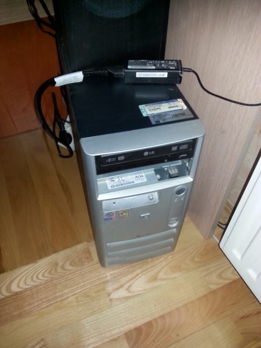 HP d230 MT računalo i monitor Lenovo