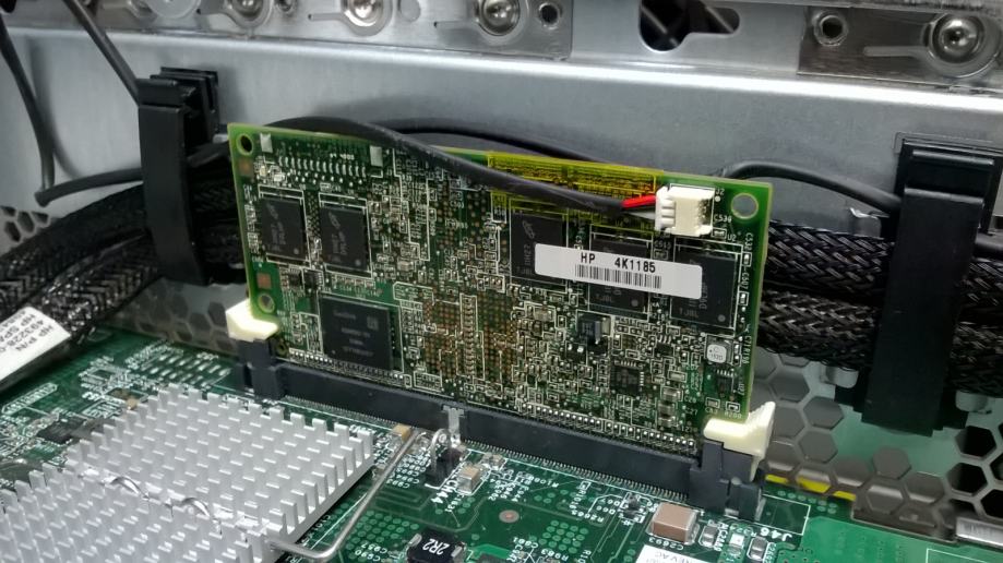 HP Proliant DL380 G7, 2x xeon X5650, 128GB, 8x 300GB, ILO3 adv.