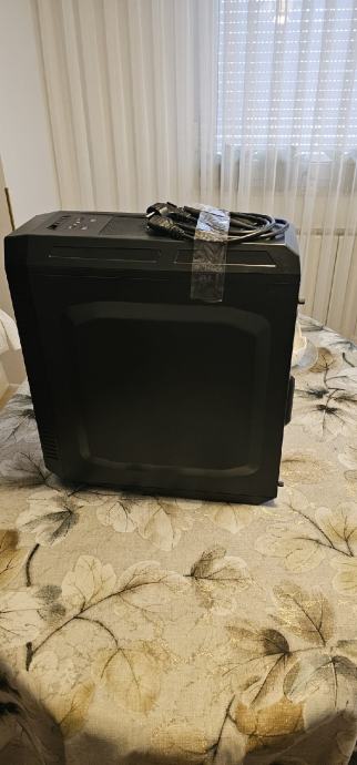 INSTAR Gamer Venom Elite računalo