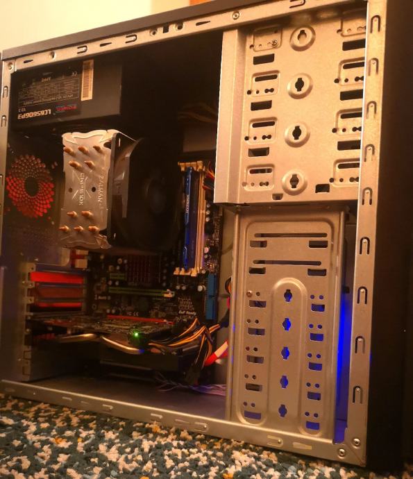 Racunalo PC + monitor + bezicna tipkovnica i mis