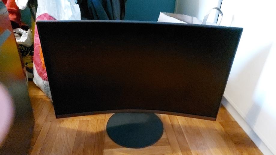 Kompjuter, monitor, tipkovnica i miš