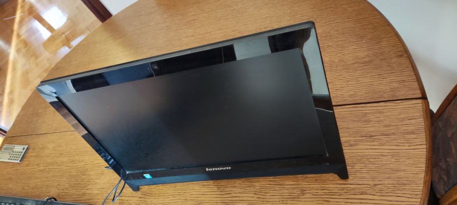 All in One računalo Lenovo AiO C260 J1800/2GB/500GB/19,5 ISPRAVNO