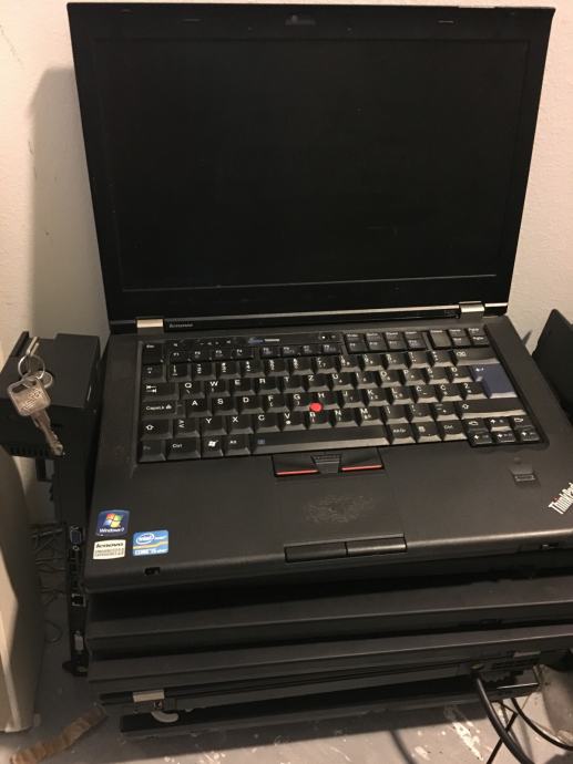 Lenovo Thinkpad T420 + punjač + dock station = 1200 kn