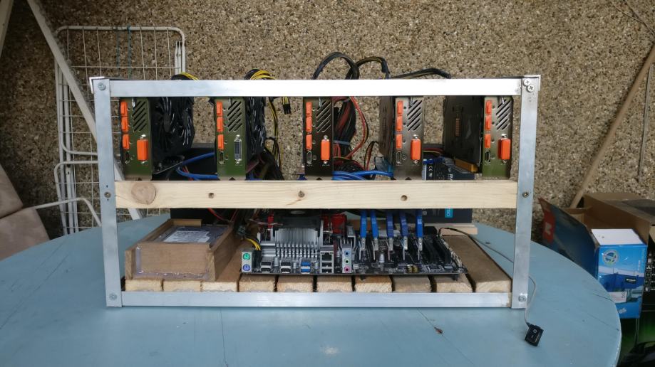 Mining rig (140 Mh/s ETH) Gigabyte RX 570 Aorus