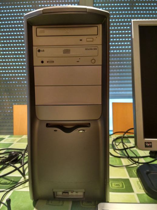 PC i Monitor, Pentium 4 2,4 Ghz, ATI9100, + periferija