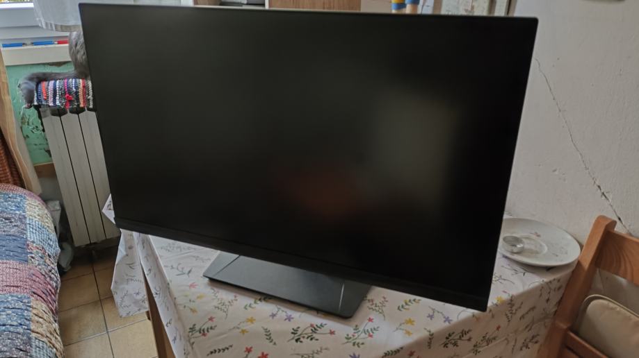 PC (nema GPU) + monitor