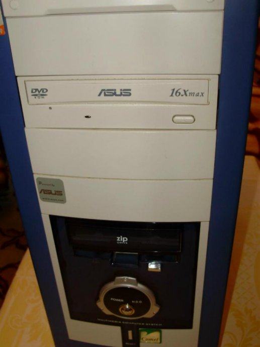 PC Pentium 4 Konfiguracija ASUS P4B533-E 1,8 GHz 768 MB