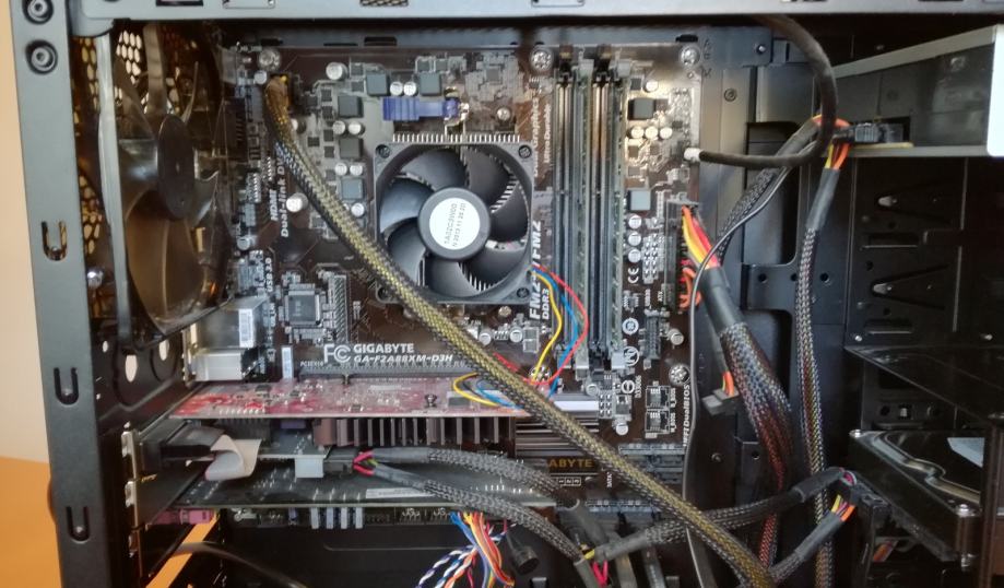 PC AMD Quad core X4 750K 3.3 GHz + monitor Dell