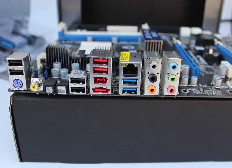 Procesor (Box) + Matična Ploča + 8GB Radne Memorije