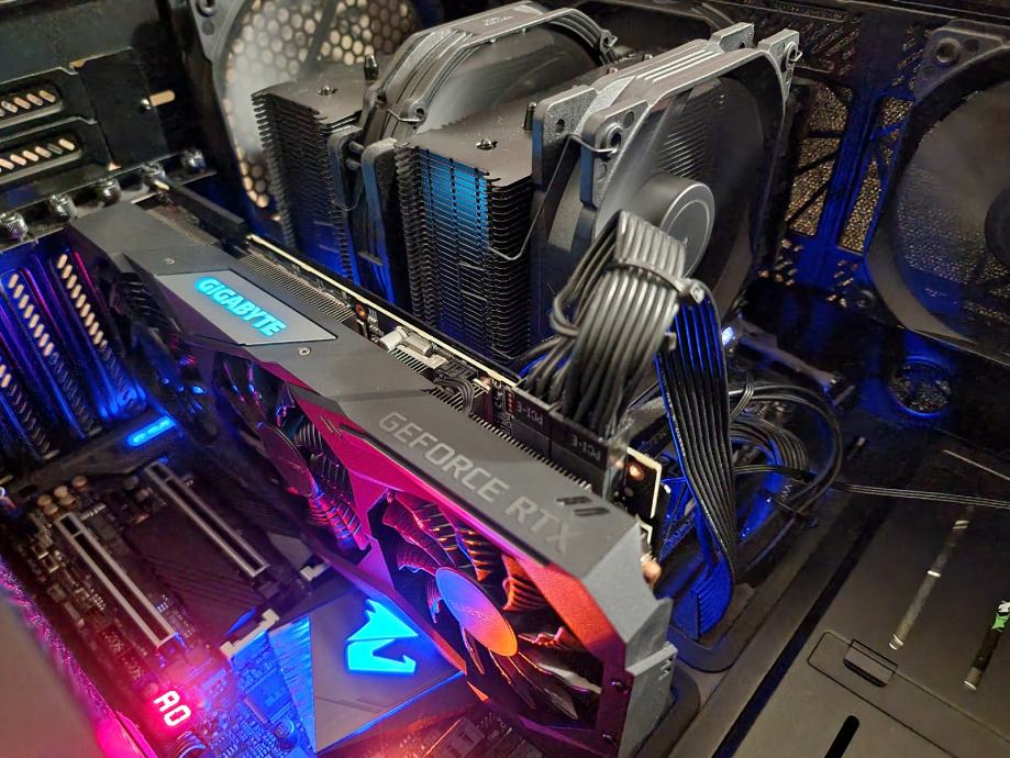 Prodajem gaming PC Intel I9900k 5ghz