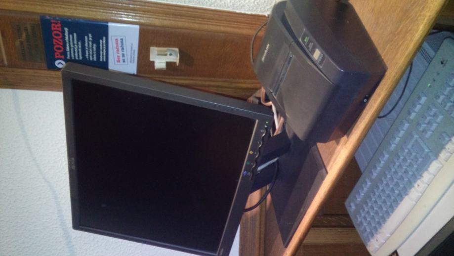 Prodajem komp i monitor