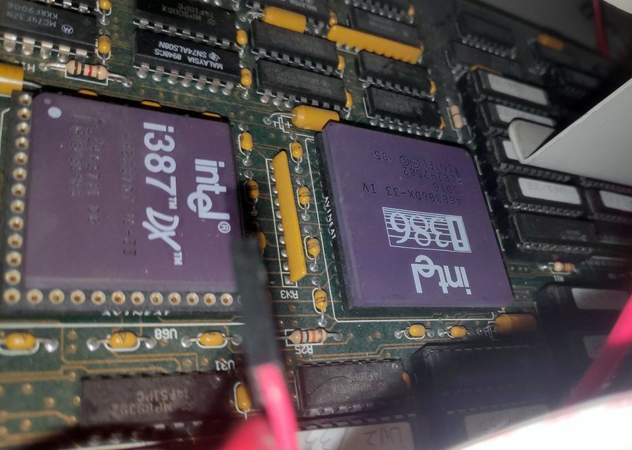 Retro PC Intel 386 DX 33mhz 386DX-33 s koprocesorom i387DX