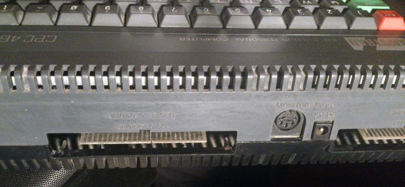 RETRO računalo 8-bitno Amstrad CPC 464 + zeleni original GT65 monitor