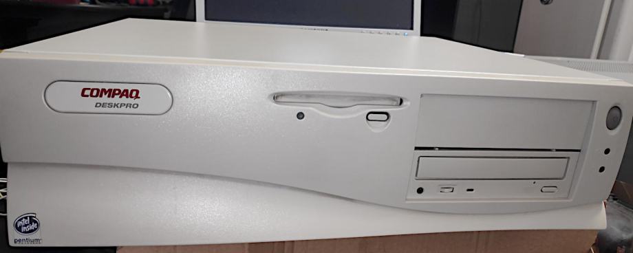 Retro računalo PC COMPAQ DESKPRO 4000 - Intel 133 16 Cirrus Logic