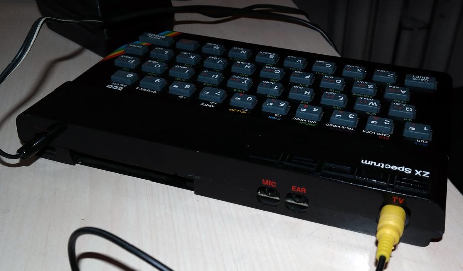 Retro računalo Sinclair ZX Spectrum 48K original gumeni composite mod