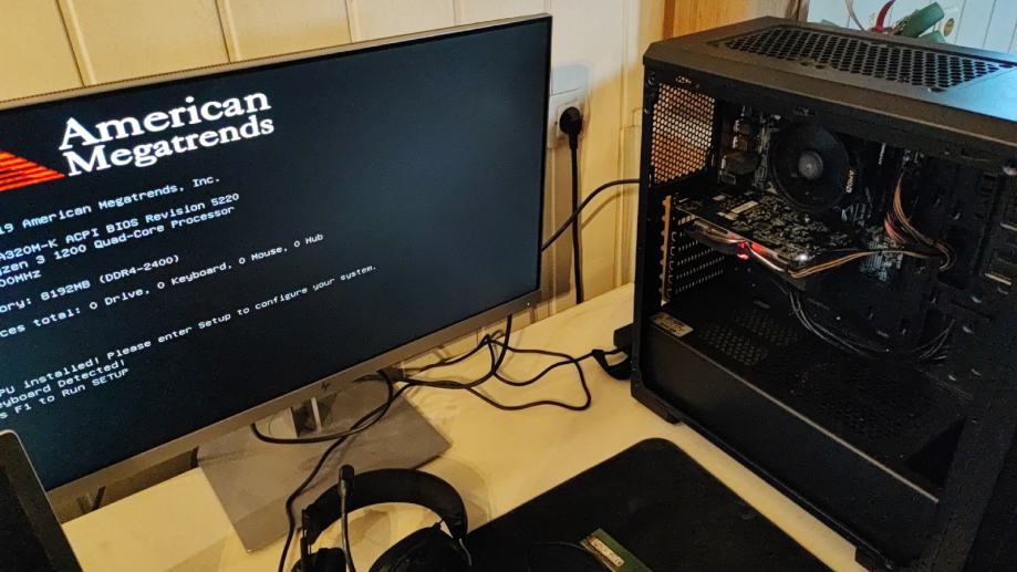 Ryzen 3 1200 / 16GB RAM / RX 560 4GB / 240GB SSD + 500HDD