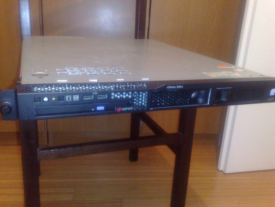 Server IBM xSeries 306m, P4 3.0GHz, 2GB, 160GB