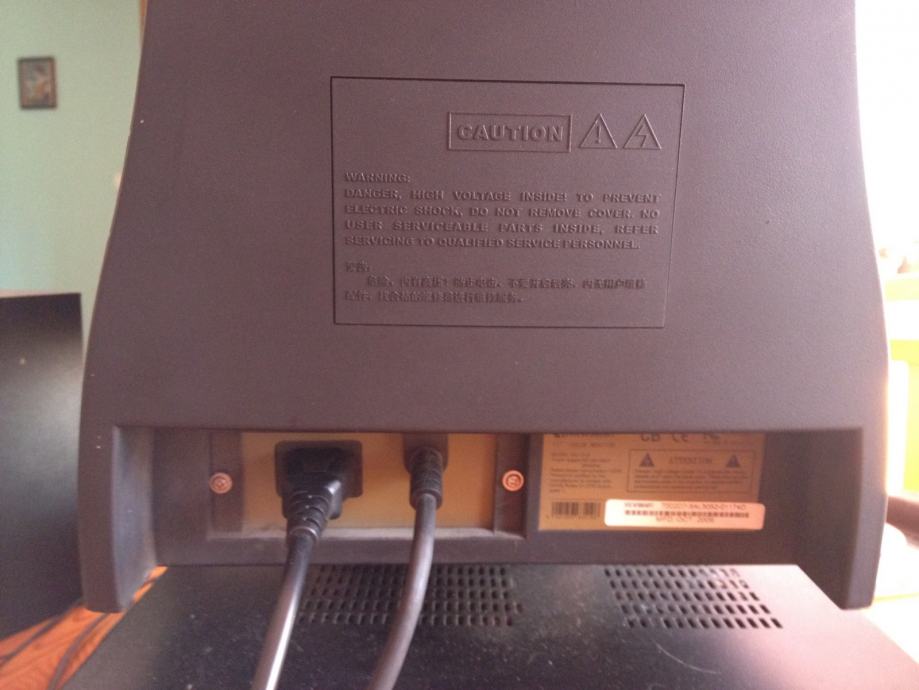 Kompjuter i dva monitora