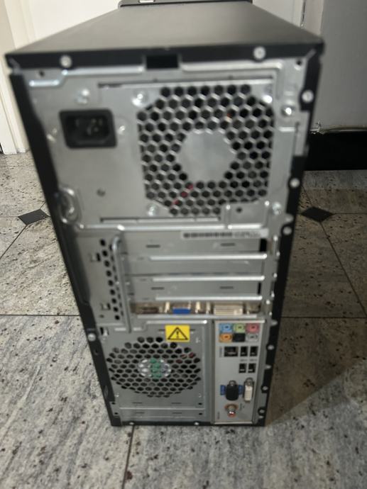 Stolno Računalo HP Pro 3010 MT s monitorom Samsung 22 wide