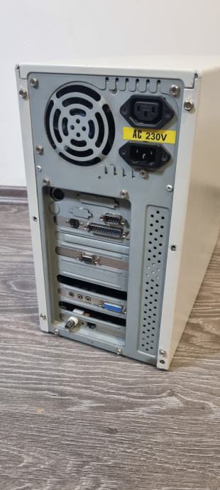 Vintage Retro PC Intel Pentium 200Mhz MMX