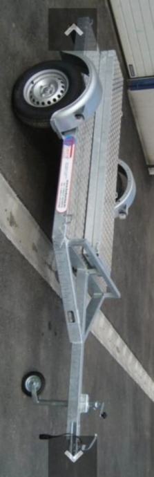 Prodaje se auto prikolica