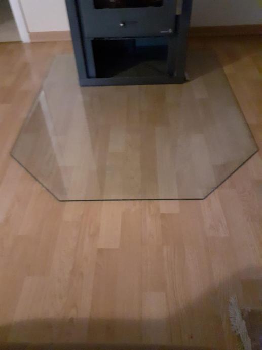 Kaljeni staklo za ispod peći