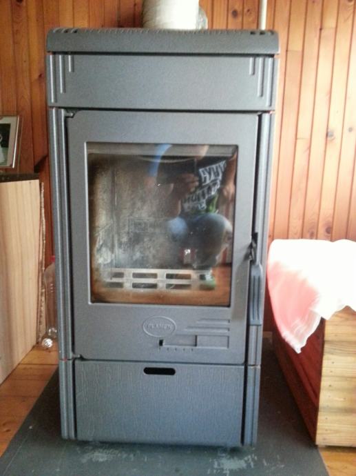 kamin pec plamen vesta