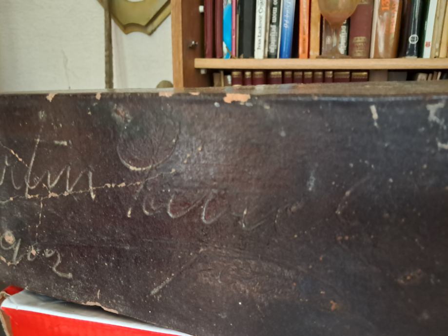 Keramički (tzv. kaljevi) kamin iz 1902.