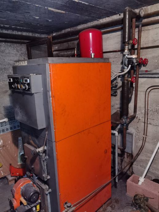 Pec za centralno grijanje na loz ulje..2000kn... HITNO!!!!