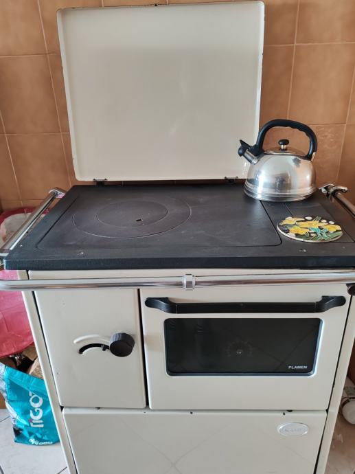 Plamen peć na drva za grijanje, kuhanje i pečenje