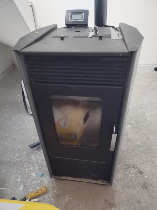 Prodajem pec na pelete