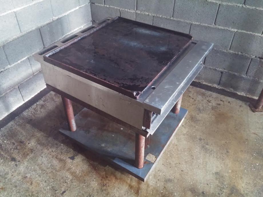 ROŠTILJ PLINSKI 800x900x850