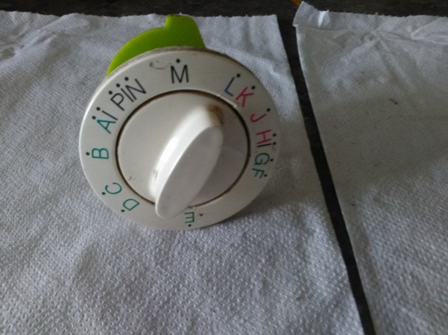 Dijelovi perilica rublja (motor, prekidači, pumpa za vodu, programator