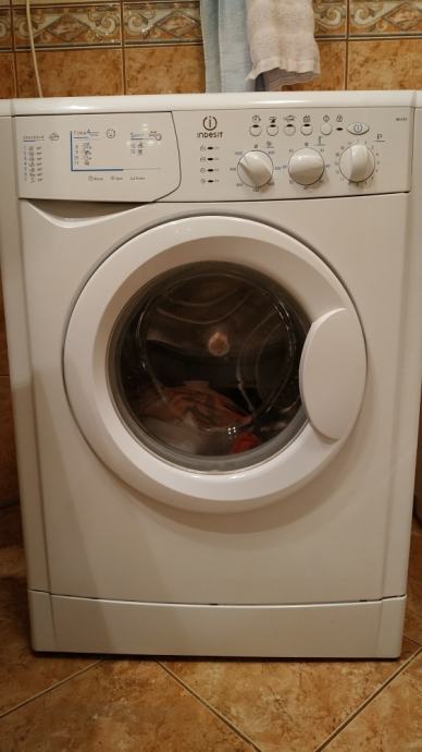 Indesit WIL105