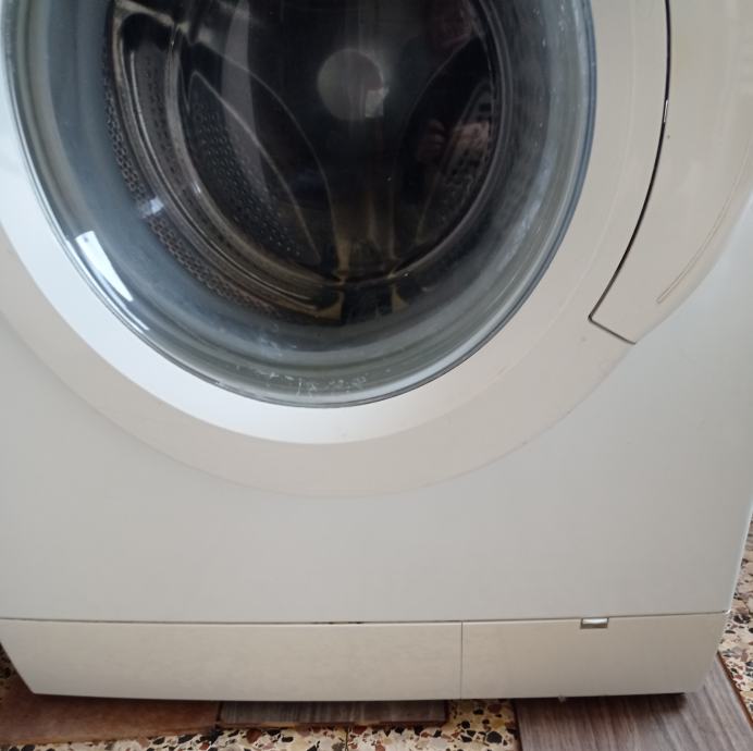 SAČUVAN BOSCH STROJ ZA PRANJE RUBLJA