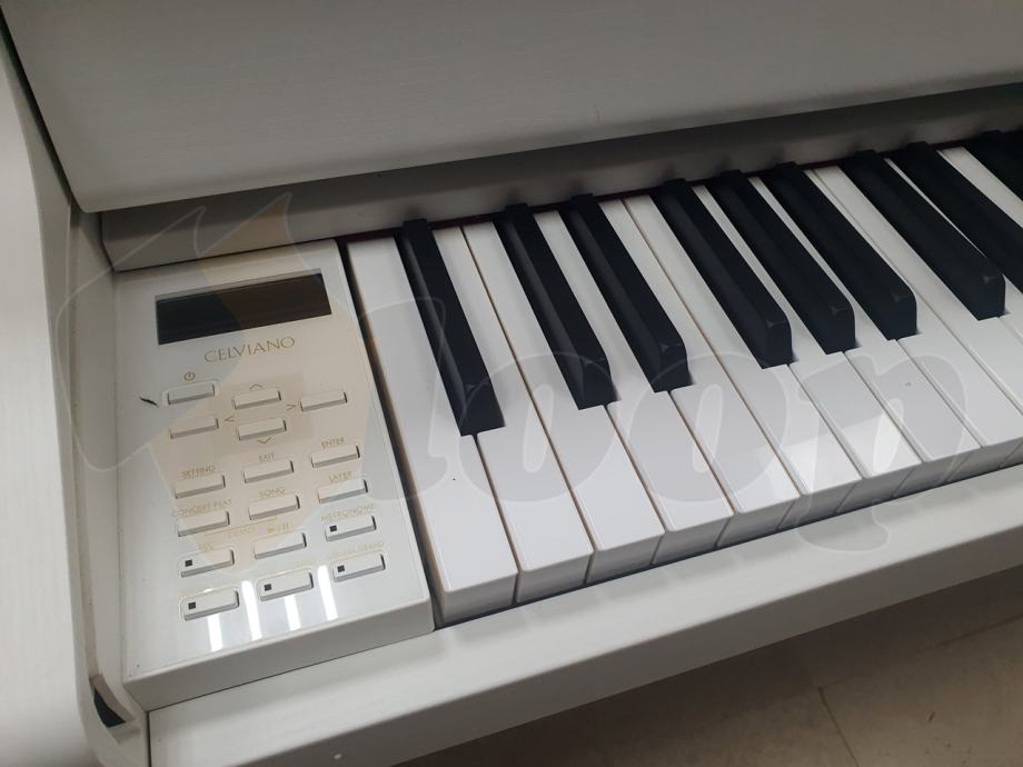 Casio GP-310 WE Celviano Grand Hybrid - izložbeni primjerak