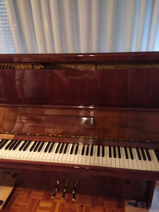 Pianino Petrof model Opera
