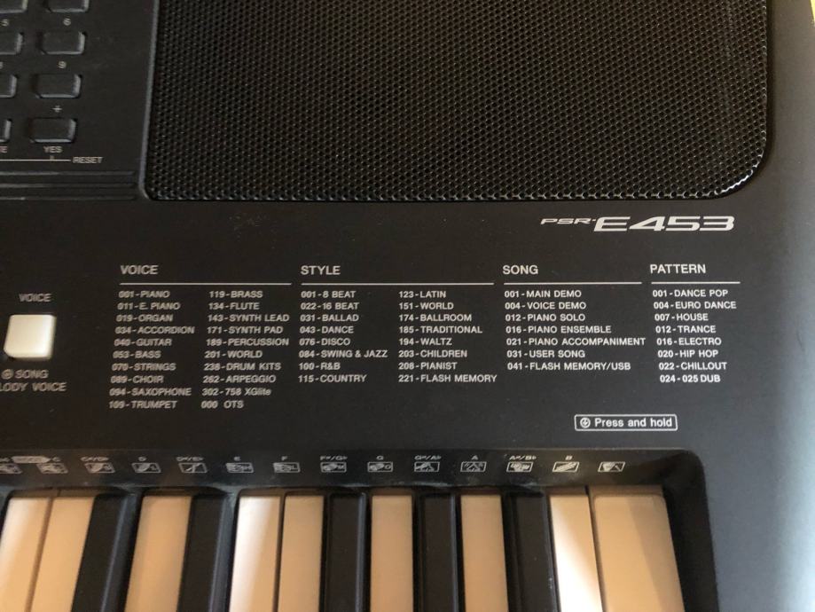 Yamaha PSR E 453
