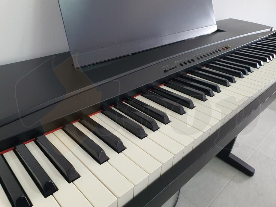 Yamaha YPP-50 digitalni pianino