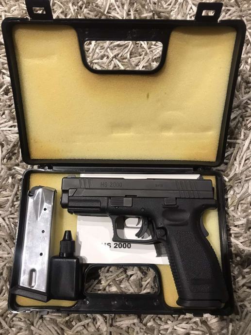 pištolj hs 2000