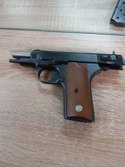 Pistolji i revolveri