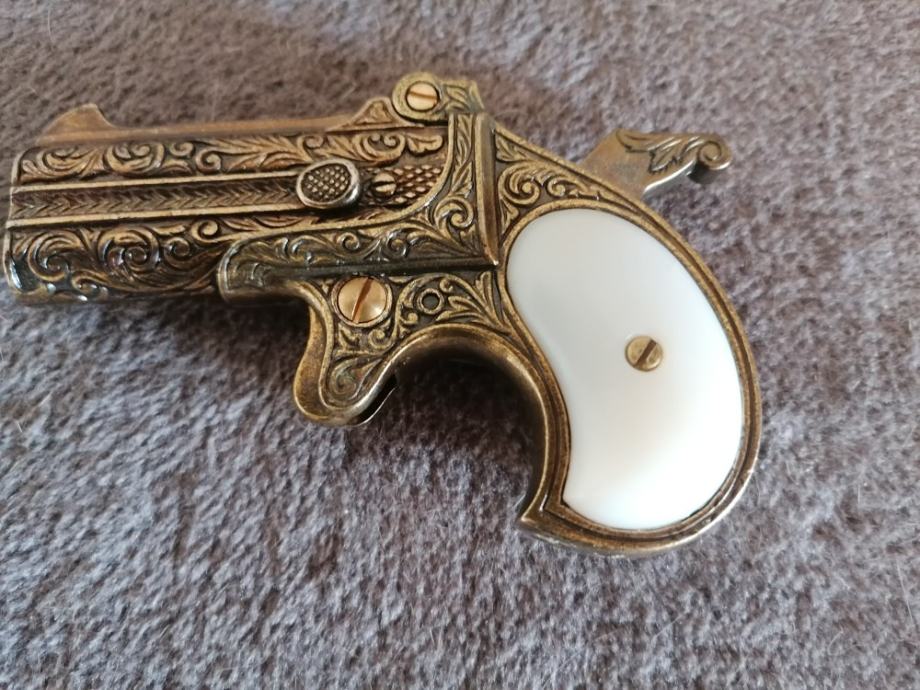 Razni pistolji Antikviteti 7 kom