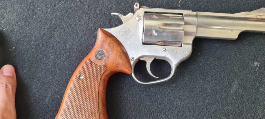Revolver Astra Magnum 357