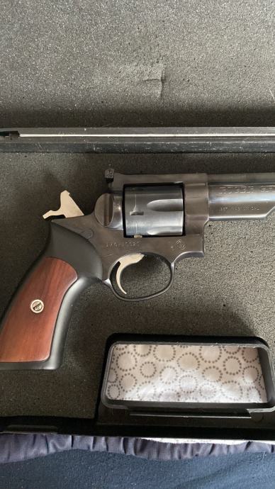 Revolver Ruger GP100, .375 Magnum