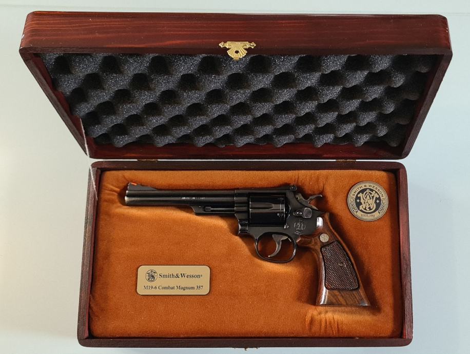 Revolver SMITH & WESSON Mod.19-6 Kal.357 Magnum® + POKLON