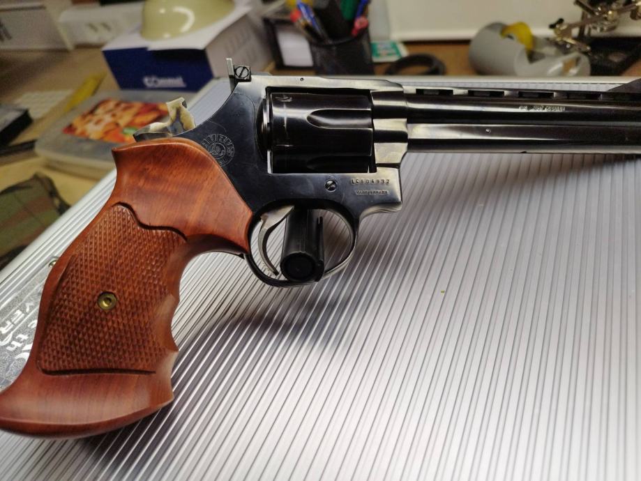 Revolver Taurus 689
