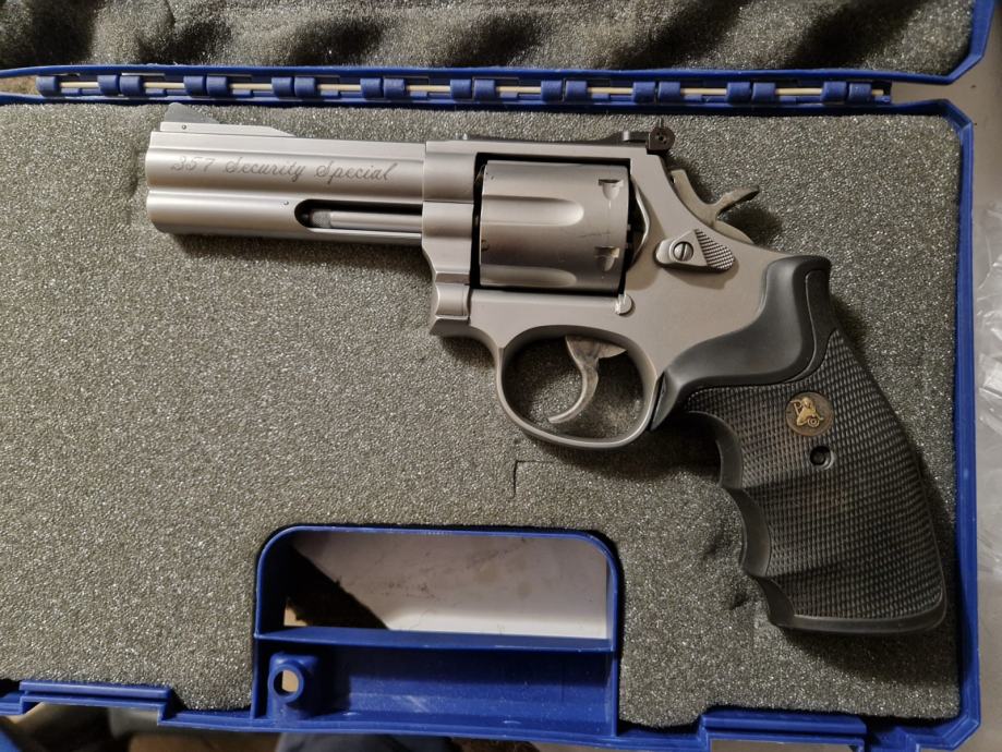 SMITH&WESSON 686 .357 Magnum 4’’ inča cijev (Security special)