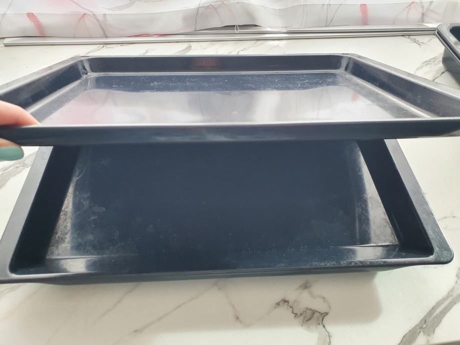 2 kom protvani tepsija lim za pecenje u pecnici HITNO