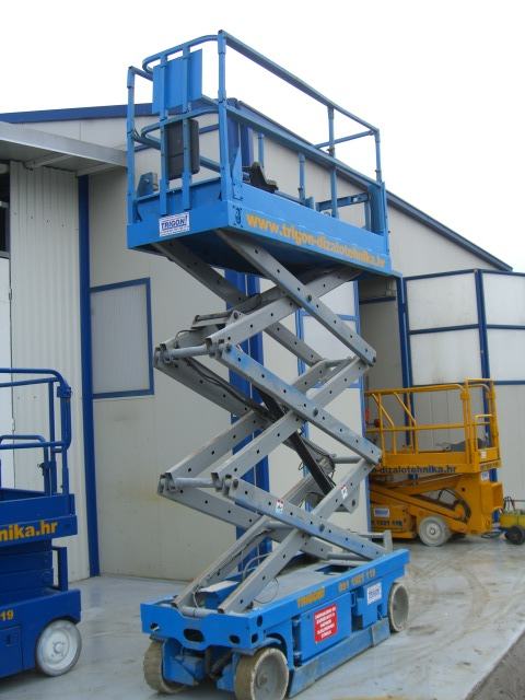 Samohodna podizna platforma GENIE, radna visina 8,10 metara